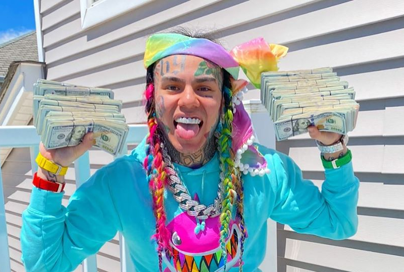 6ix9ine anuncia primeiro álbum após sair da prisão